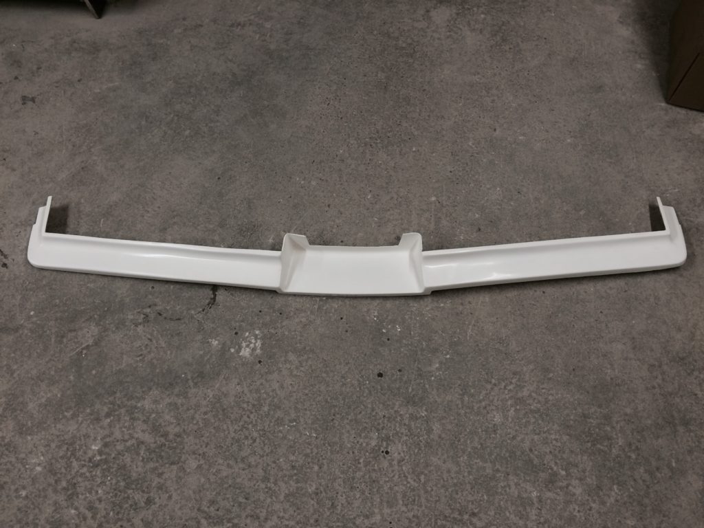 OE 80 RCF Rear Center Bumper Filler - Replica Plastics